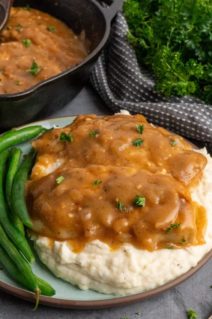 Chicken and Gravy Recipe - The Cooking Duo